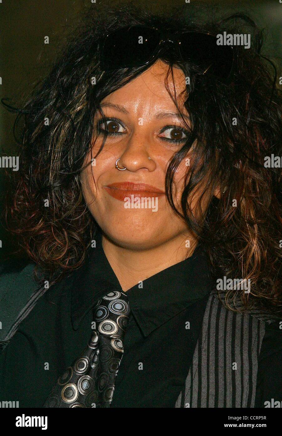 Linda perry 2003 hi-res stock photography and images - Alamy