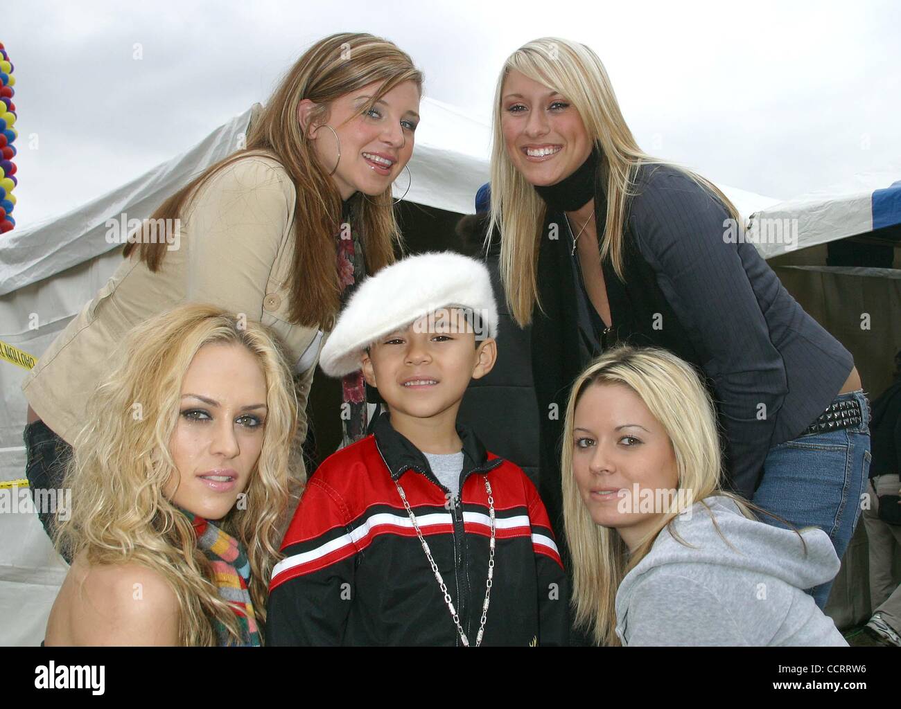 Nov. 9, 2003 - Hollywood, California, U.S. - I8130CHW.CHILDREN UNITING ...