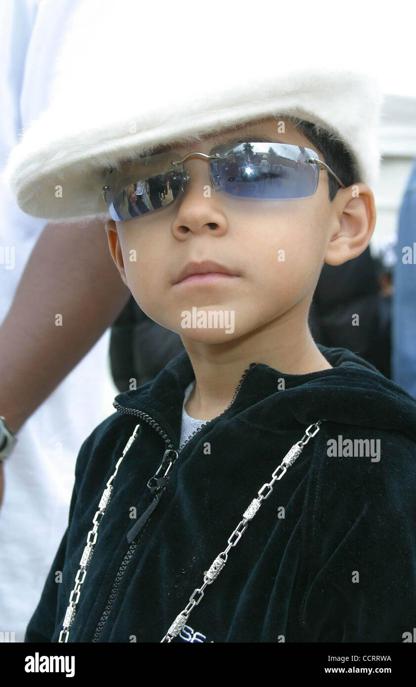 Nov. 9, 2003 - Hollywood, California, U.S. - I8130CHW.CHILDREN UNITING ...