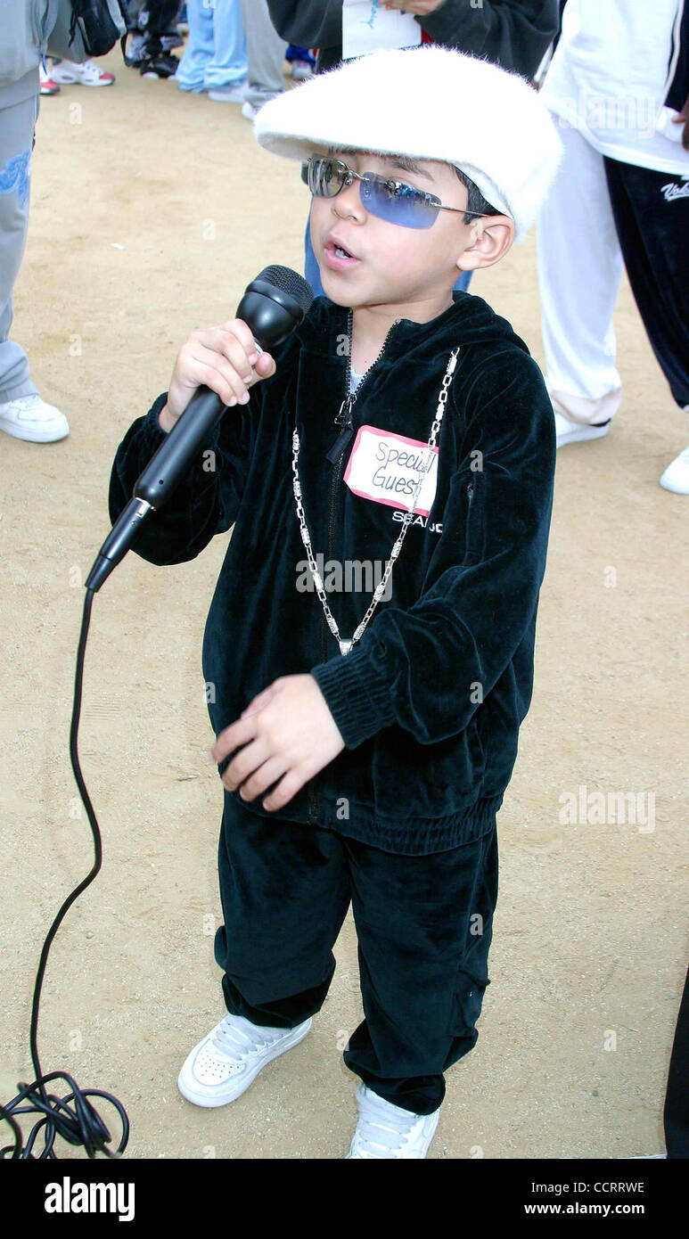 Nov. 9, 2003 - Hollywood, California, U.S. - I8130CHW.CHILDREN UNITING ...
