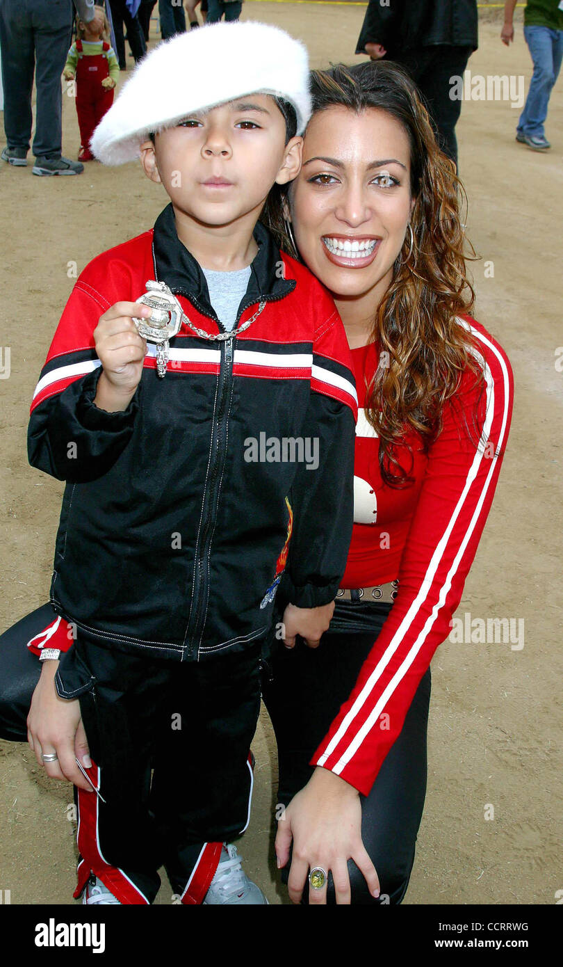 Nov. 9, 2003 - Hollywood, California, U.S. - I8130CHW.CHILDREN UNITING ...