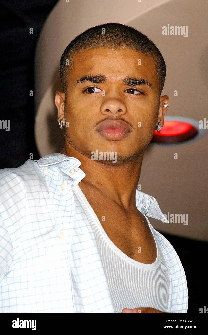 Aug. 14, 2003 - Hollywood, California, U.S. - I7863CHW - .SURPRISE ...