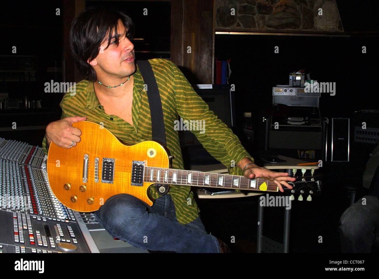 Avatar singer hi-res stock photography and images - Alamy