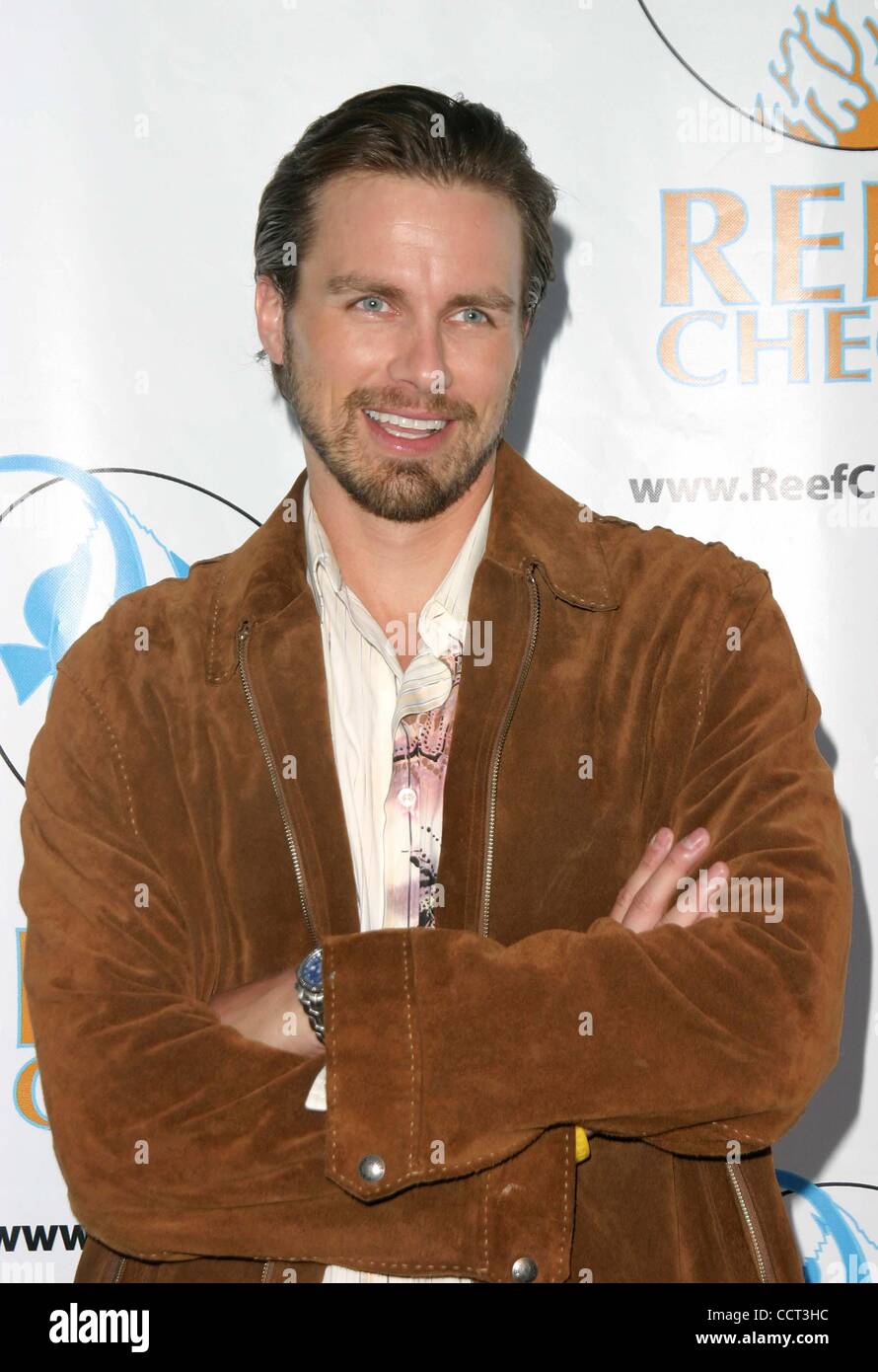 Sept. 30, 2004 - Hollywood, California, U.S. - K39600EG.REEF RESCUE ...