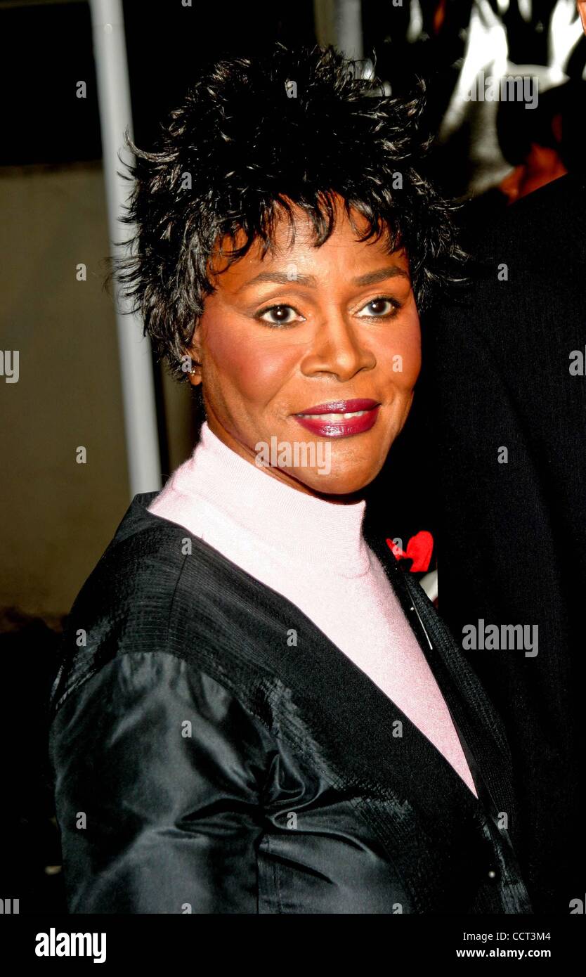 Oct. 19, 2004 - Hollywood, California, U.S. - K39831EG.RAY WORLD ...