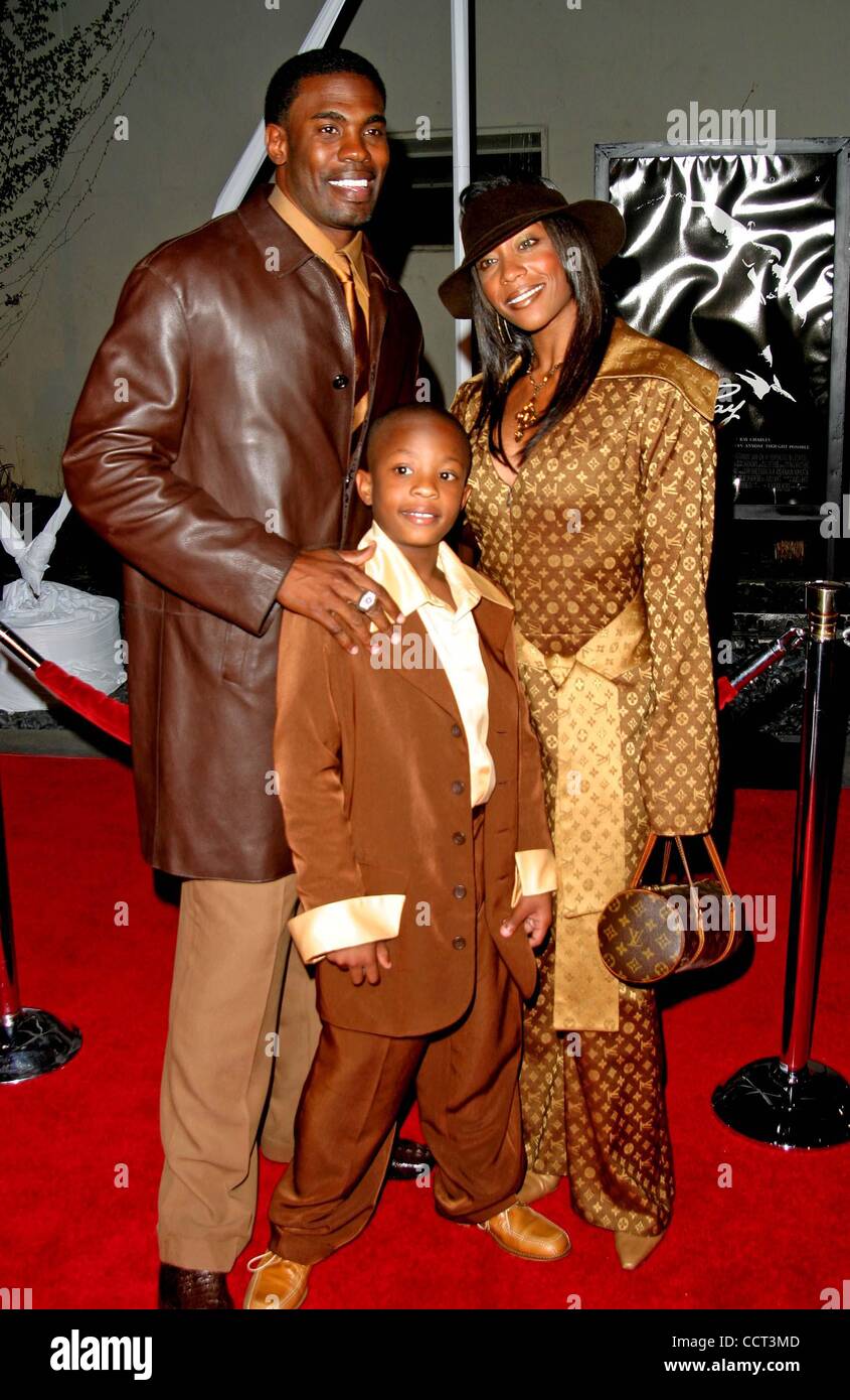 Oct. 19, 2004 - Hollywood, California, U.S. - K39831EG.RAY WORLD ...