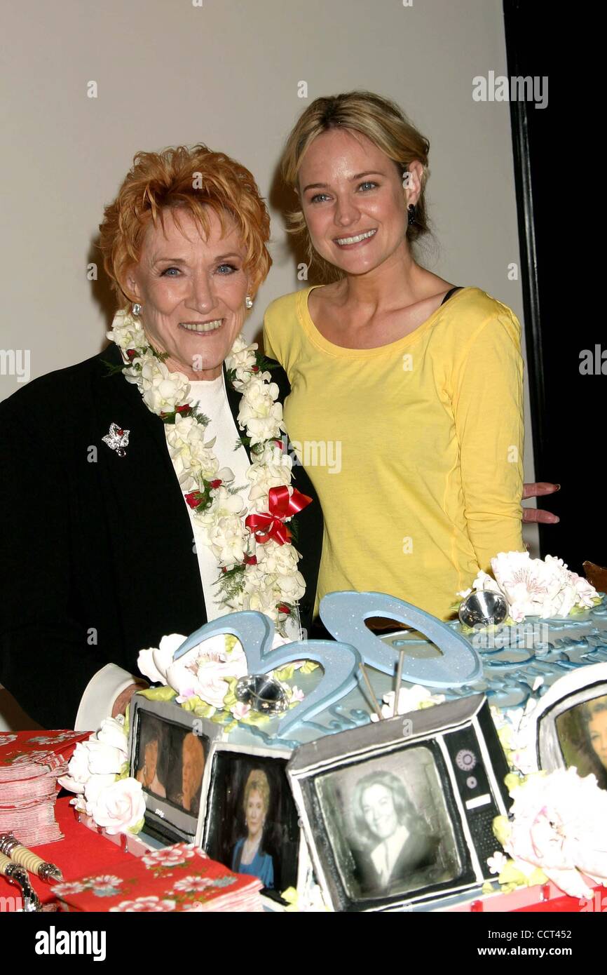 Jan. 28, 2004 - Hollywood, California, U.S. - K35017EG.''THE YOUNG AND ...