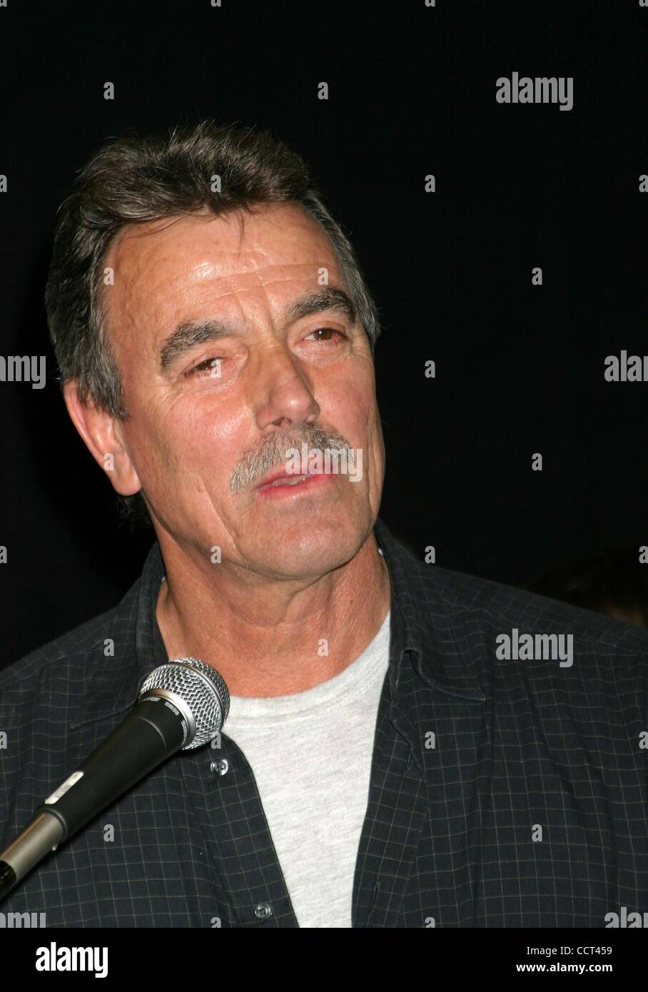 Jan. 28, 2004 - Hollywood, California, U.S. - K35017EG.''THE YOUNG AND ...