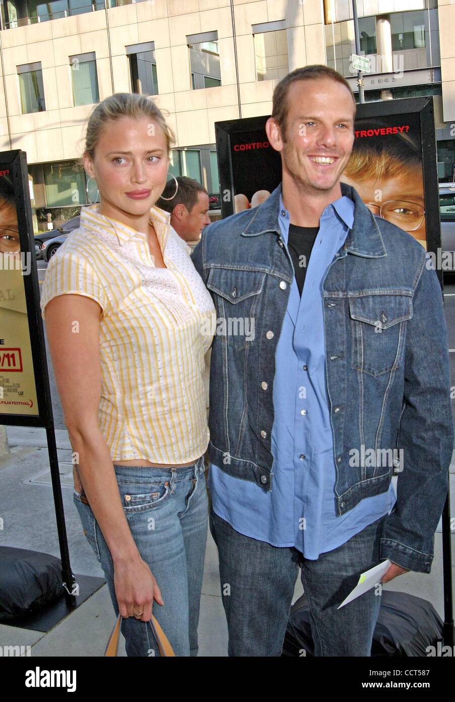 Estella warren peter berg hi-res stock photography and images - Alamy