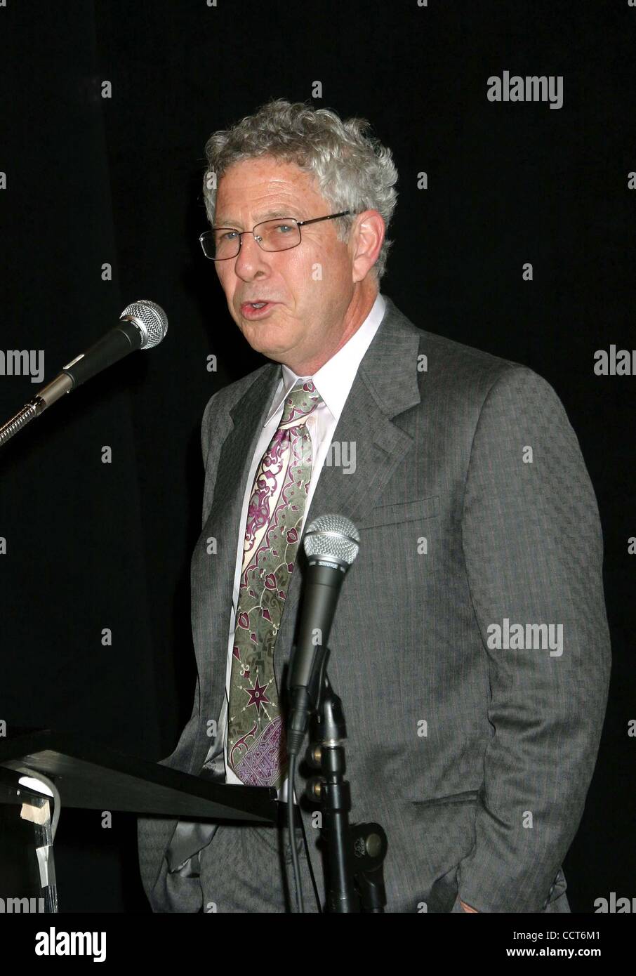 Jan. 28, 2004 - Hollywood, California, U.S. - K35017EG.''THE YOUNG AND ...