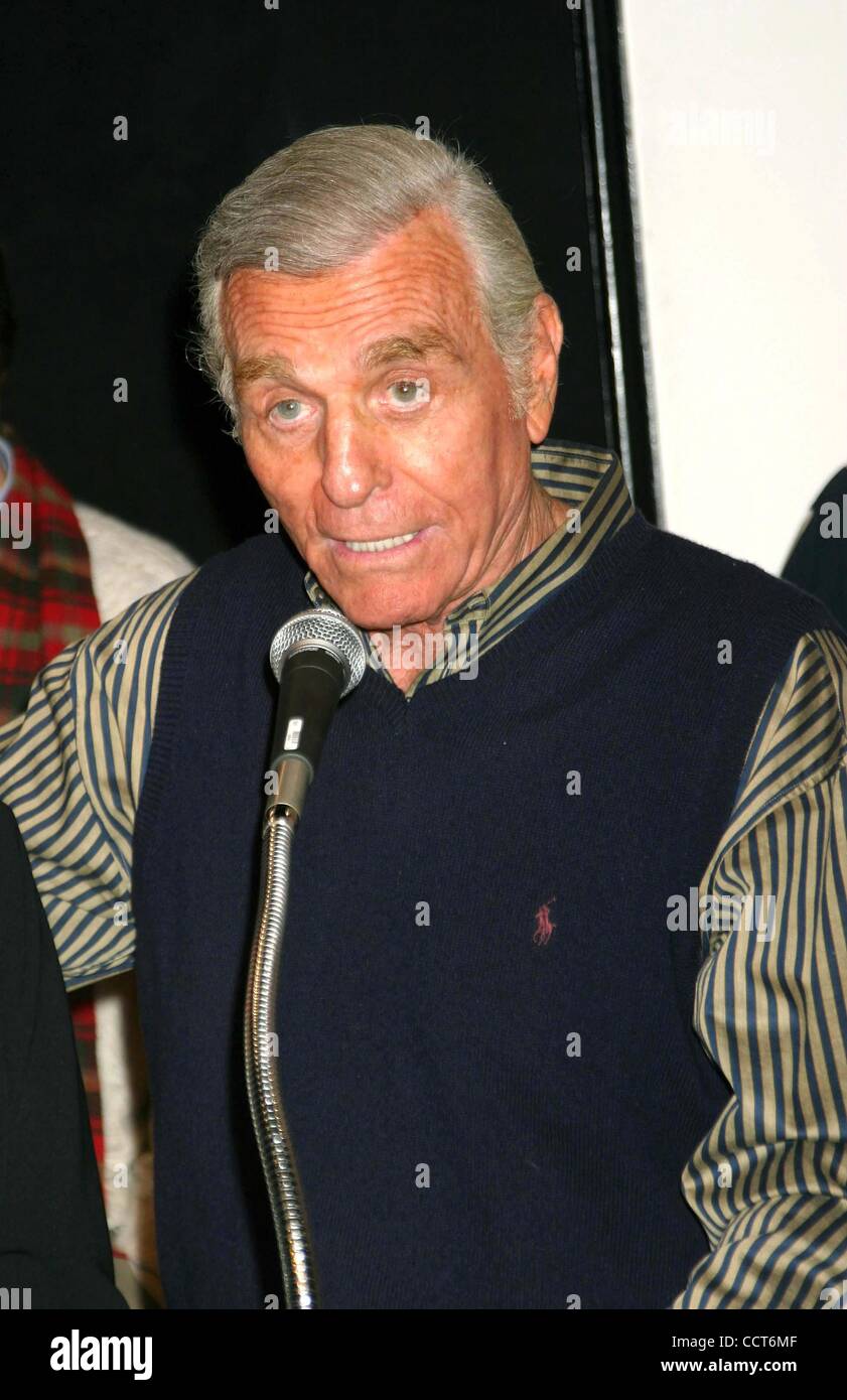 Jan. 28, 2004 - Hollywood, California, U.S. - K35017EG.''THE YOUNG AND ...