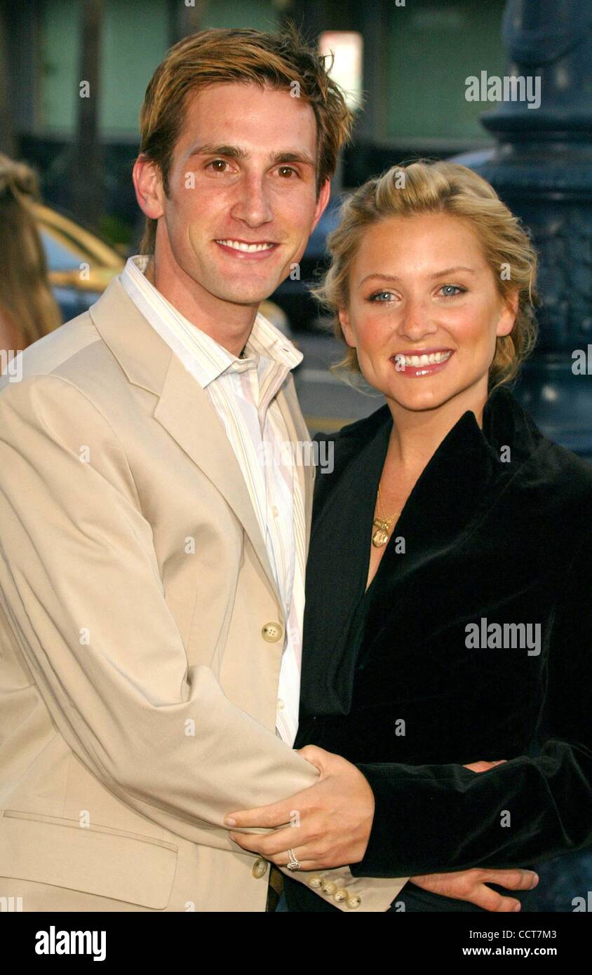 June 9, 2004 - Hollywood, California, U.S. - K37631EG.THE TERMINAL ...