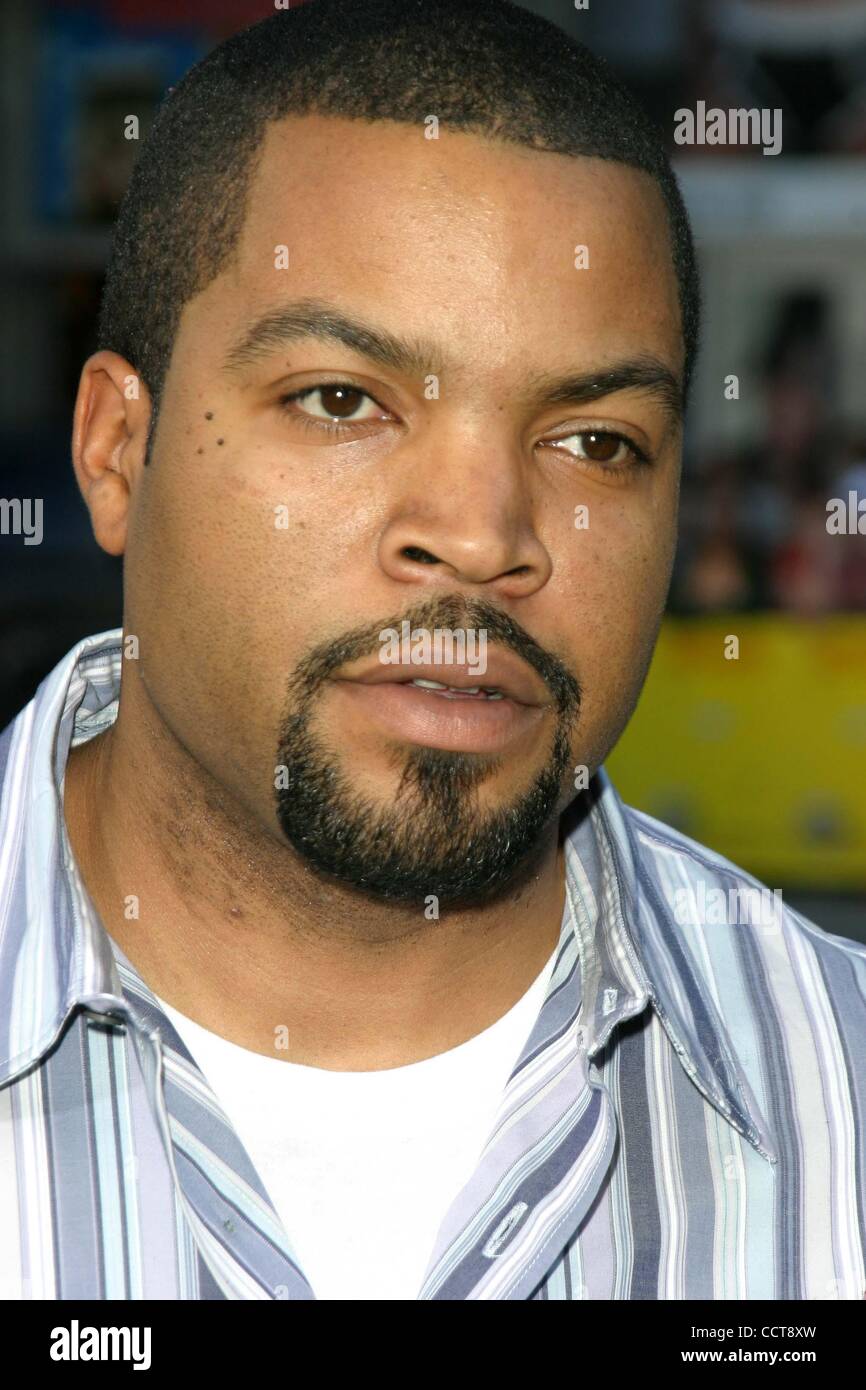 Image of spongebob squarepants hi-res stock photography and images - Alamy