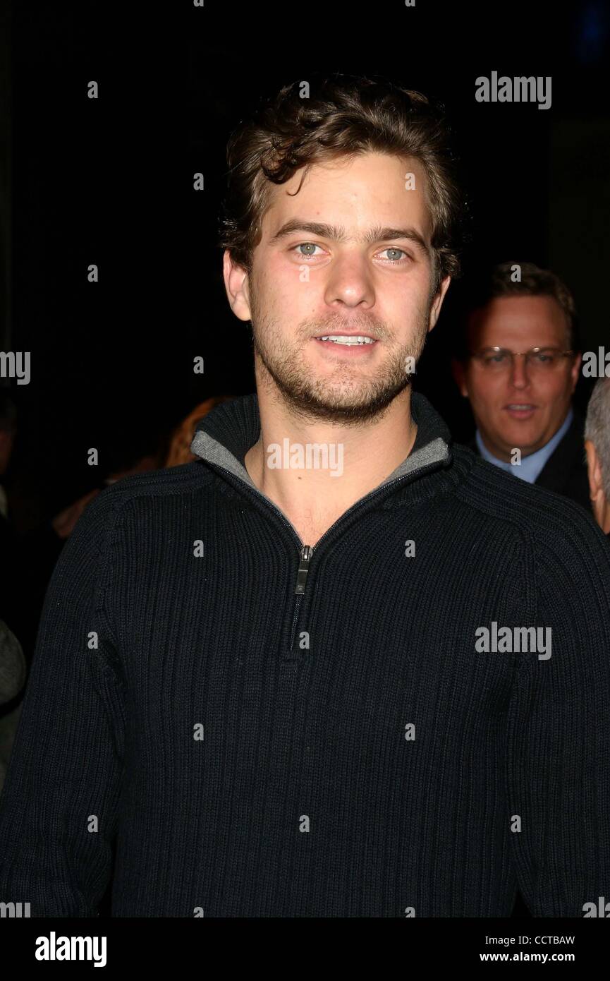 Nov. 4, 2004 - Hollywood, California, U.S. - K40147EG.BEYOND THE SEA U ...