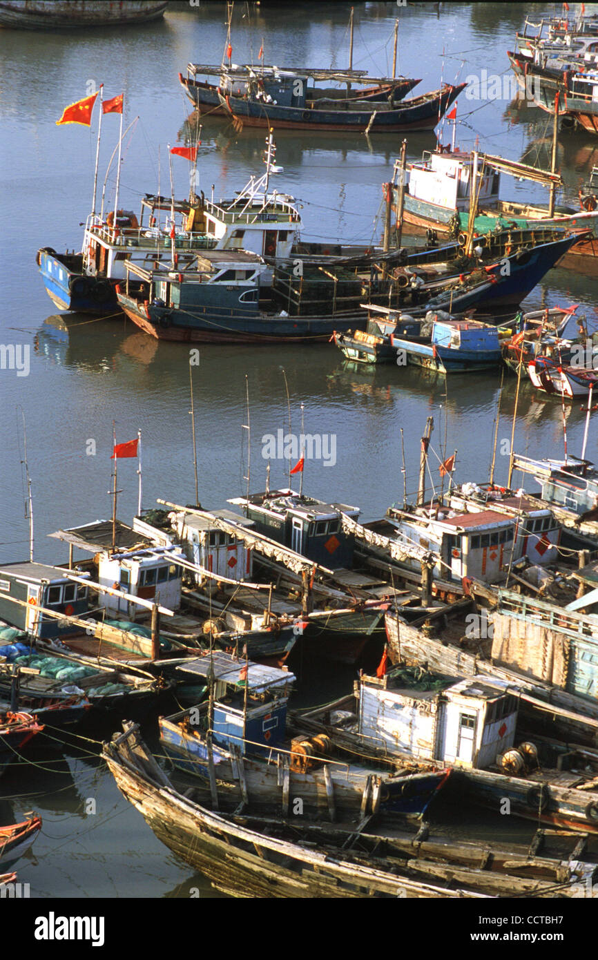 Feb 03, 2003 - Chong Wu, CHINA - Boats at Da Zha harbour (Credit Image ...