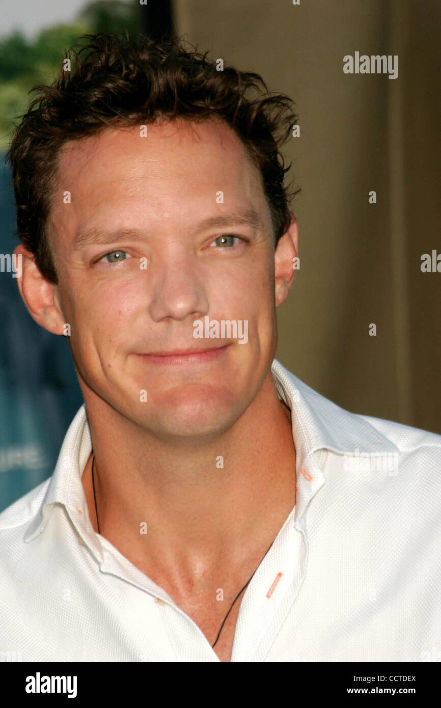 Aug. 16, 2004 - Hollywood, California, U.S. - K38717EG.WITHOUT A PADDLE ...