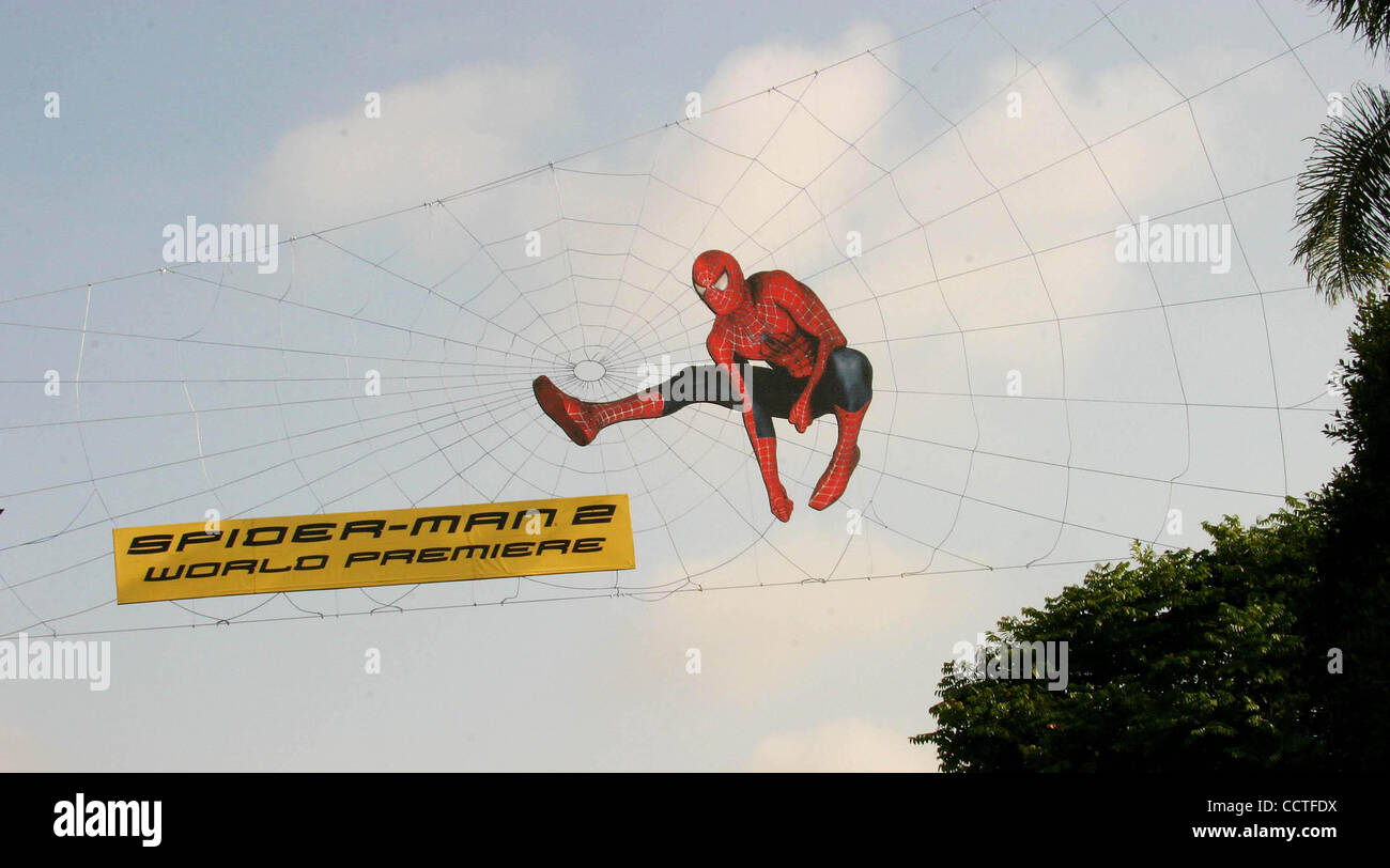 June 22, 2004 - Hollywood, California, U.S. - K37959EG.SPIDER-MAN 2 LOS ...