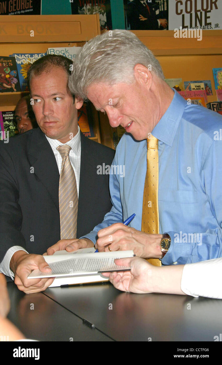 June 26, 2004 - Hollywood, California, U.S. - K37973EG.PRESIDENT BILL ...