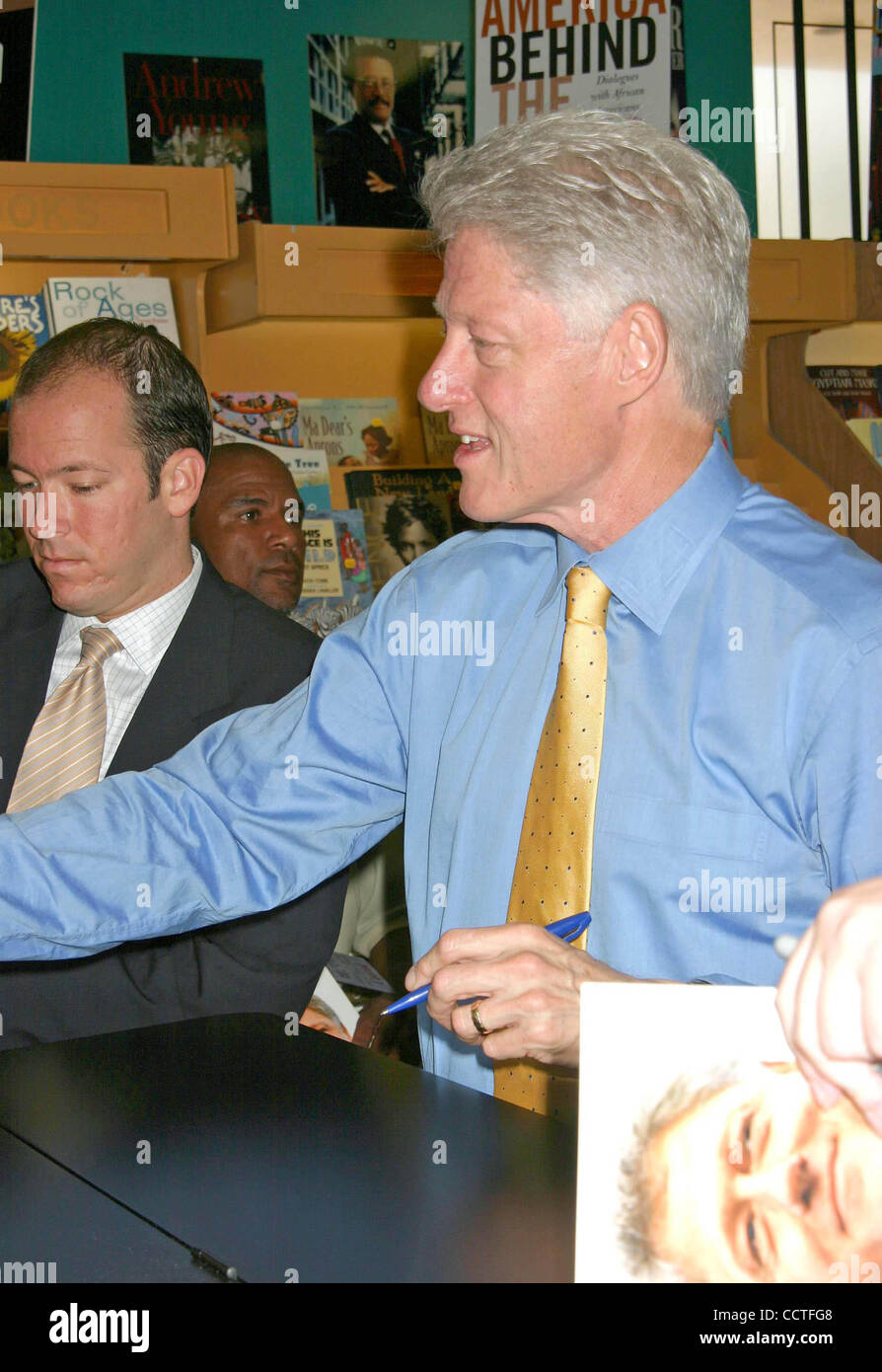 June 26, 2004 - Hollywood, California, U.S. - K37973EG.PRESIDENT BILL ...