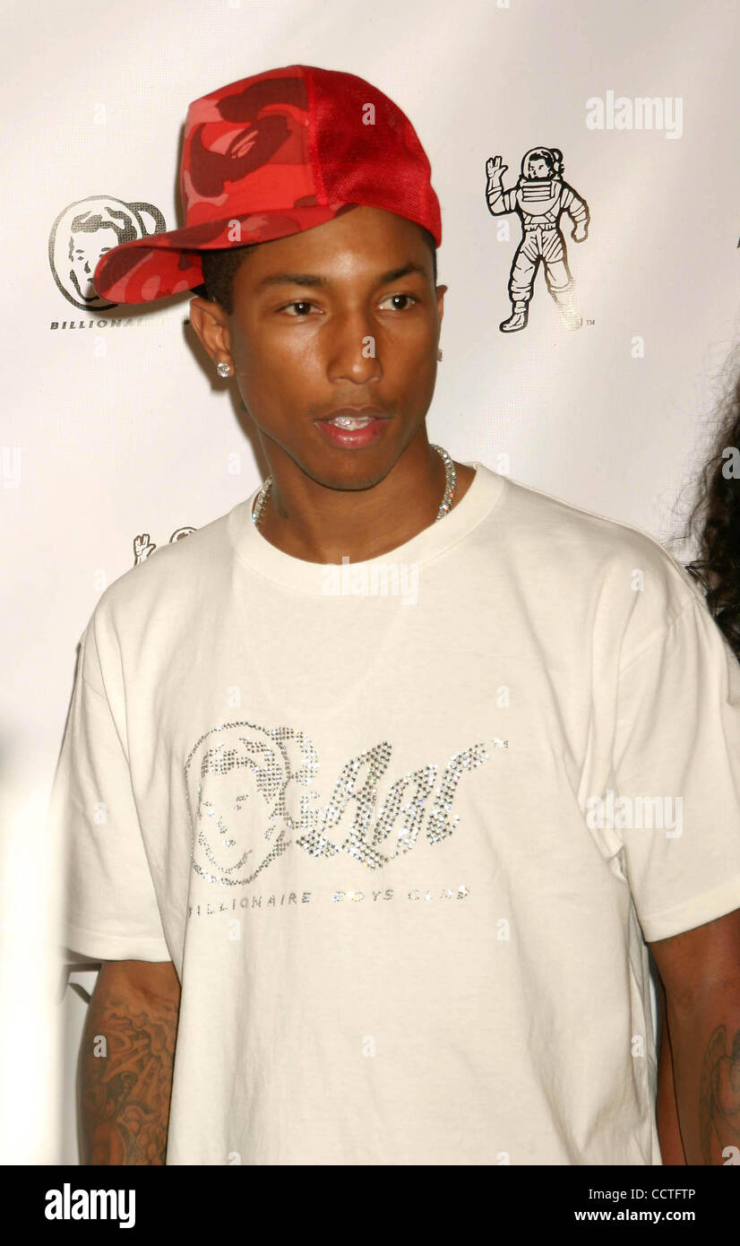 Aug. 11, 2004 - Hollywood, California, U.S. - K38669EG.PHARRELL ...