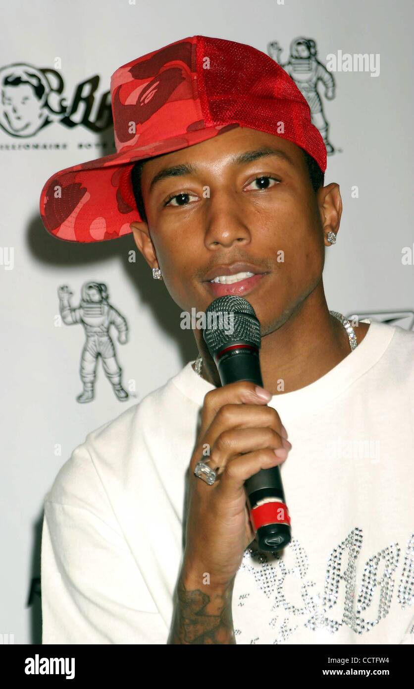 Aug. 11, 2004 - Hollywood, California, U.S. - K38668EG.PHARRELL ...