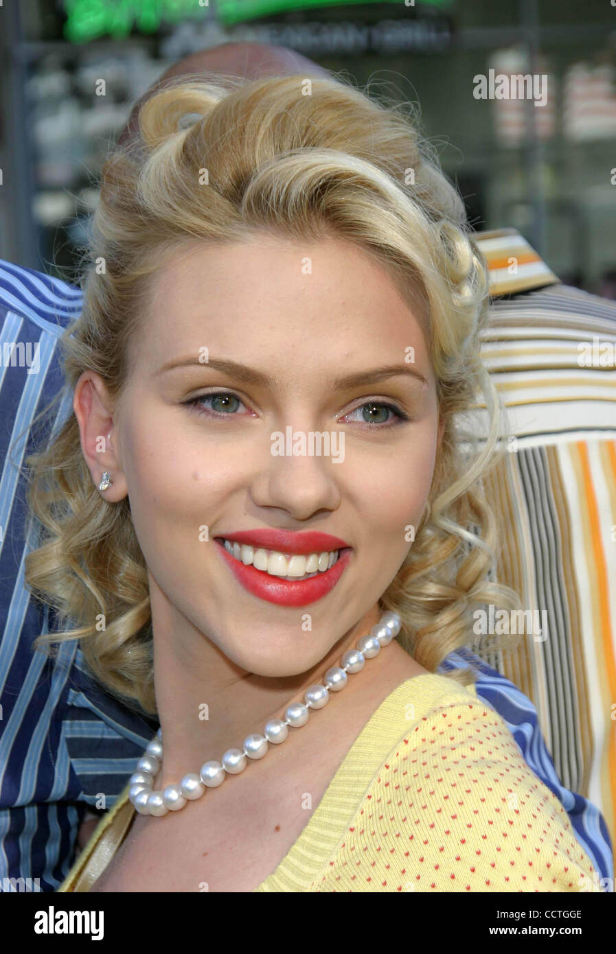 Spongebob movie premiere 2004 hi-res stock photography and images - Alamy