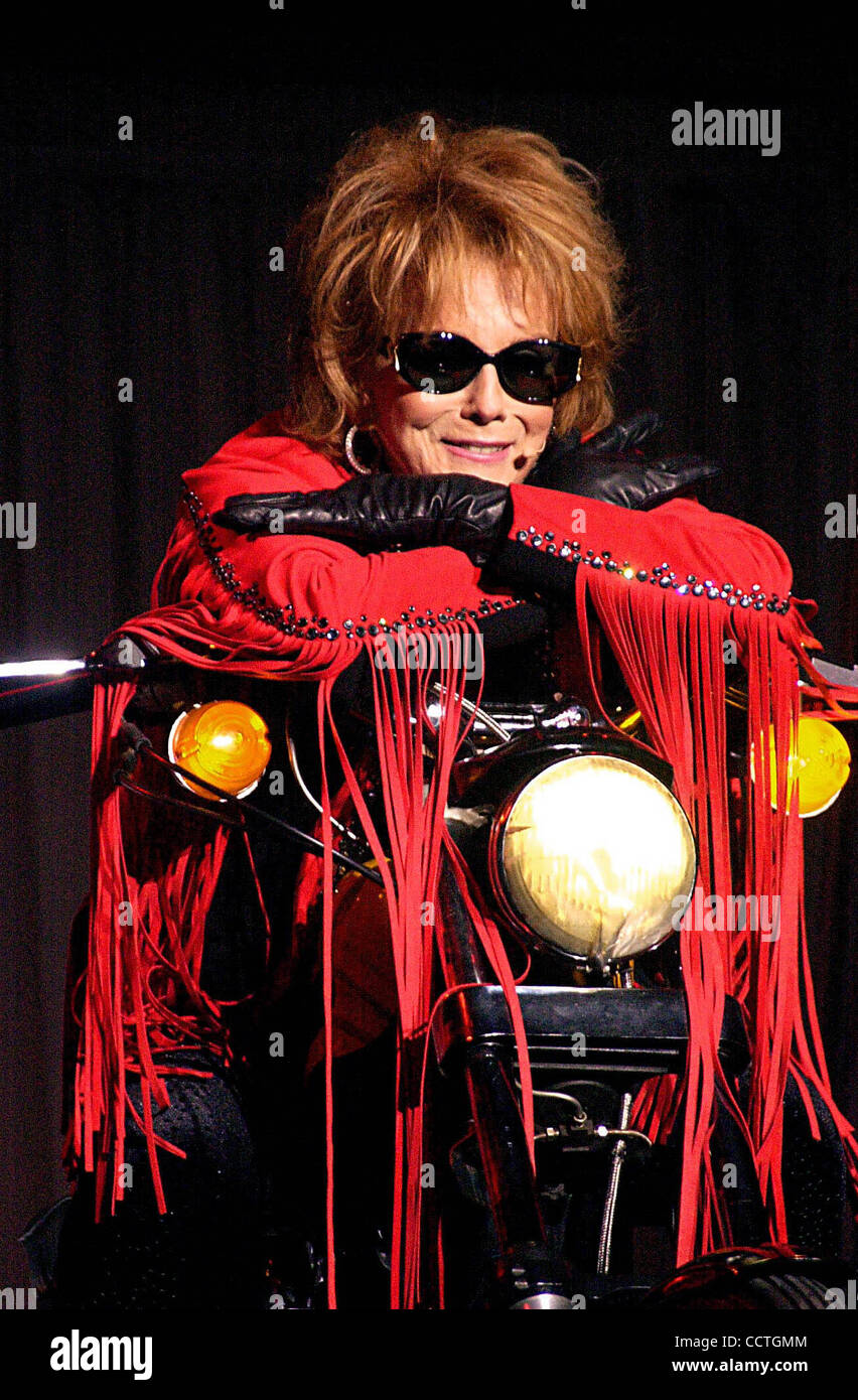 May 17, 2003 - New York, New York, U.S. - K30707JKRON SD0517.ANN ...