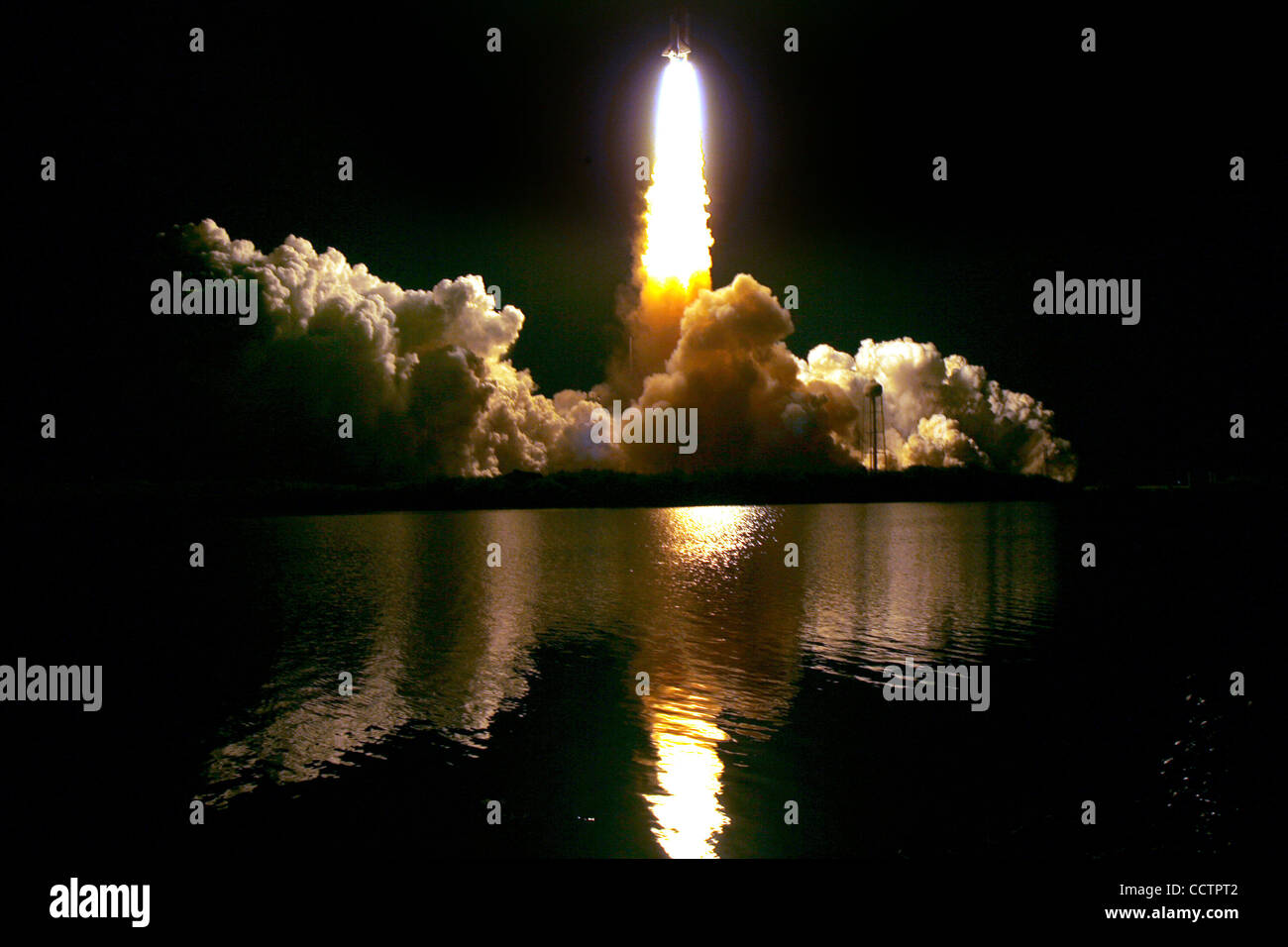 02 April 2010: Space Shuttle Discovery,STS-131 launches from launch pad ...