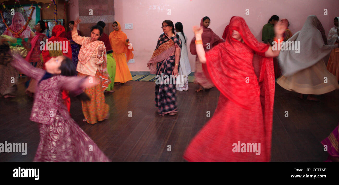 Brasana hi-res stock photography and images - Alamy