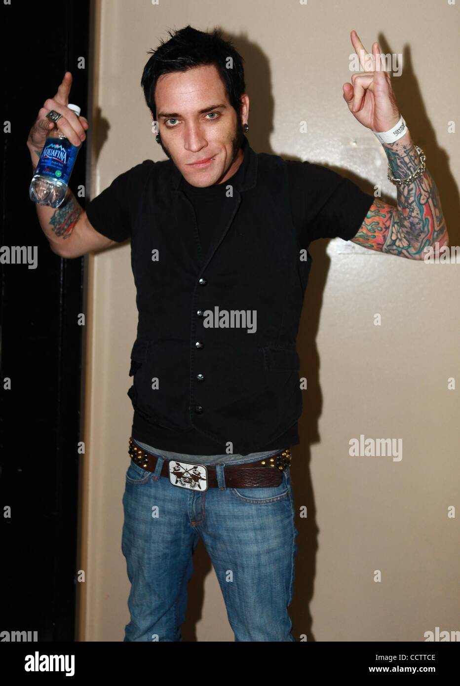 Mar 06, 2010 - Anaheim, California, USA - A.J POPOFF of the band 'Lit ...