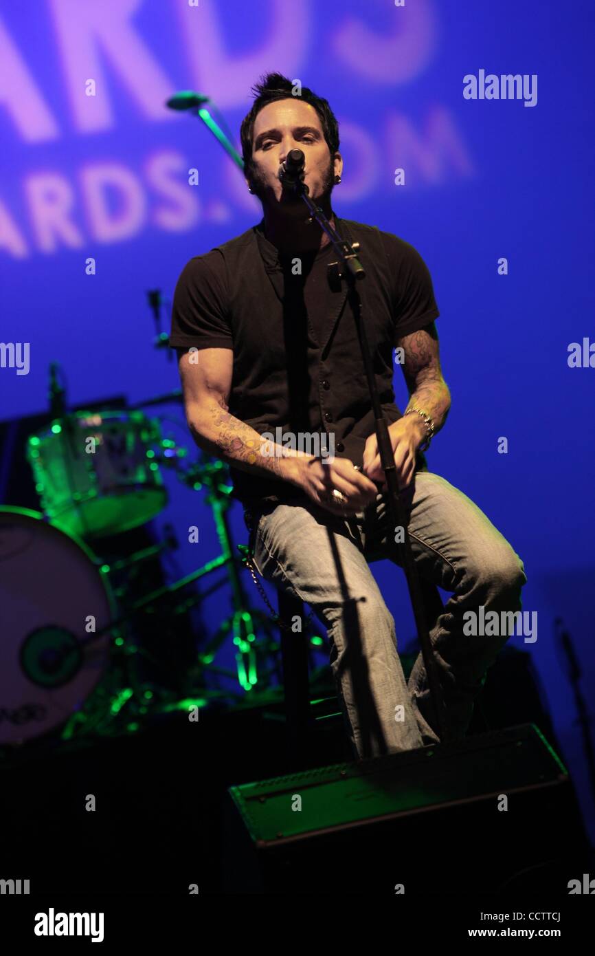 Mar 06, 2010 - Anaheim, California, USA - A.J. POPOFF of 'Lit' sings ...