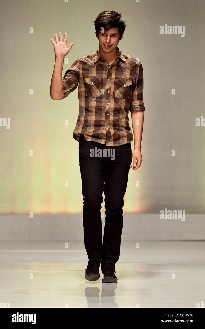 Fashion institute of design and merchandising hi-res stock photography ...