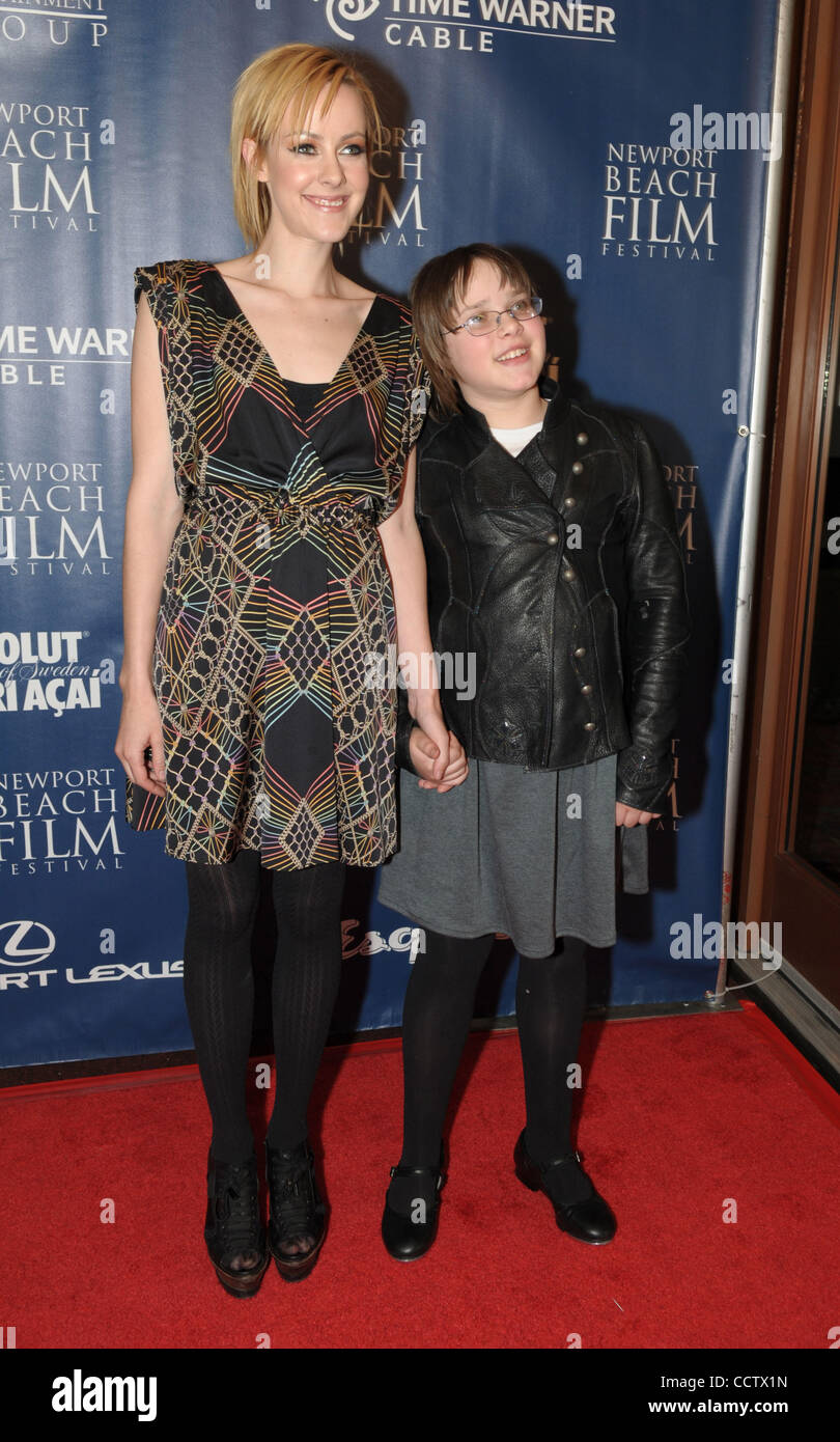 Apr 22, 2010 - Newport Beach, California, USA - JENA MALONE and her ...