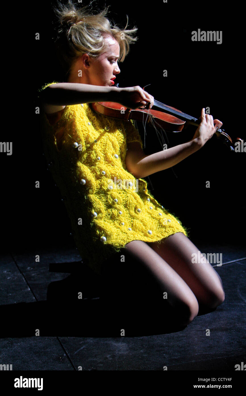 Mia Moretti and Caitlin Moe on Violin performing at Perez Hilton's One ...