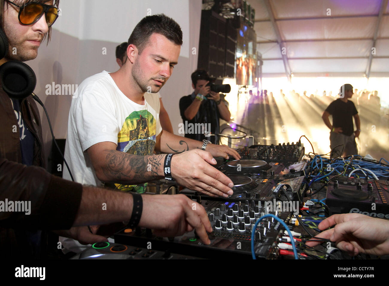 Dragan Roganovi? aka Dirty South performing djing at The Masquerade ...