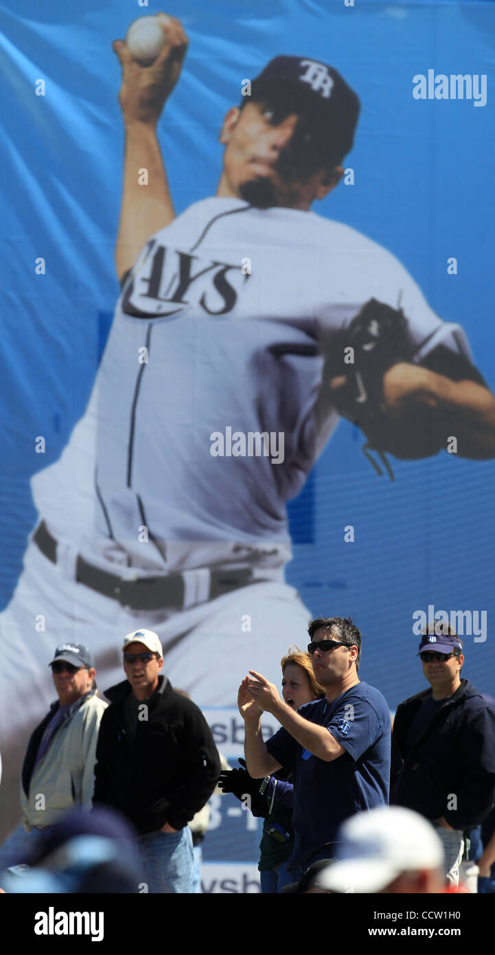 JAMES BORCHUCK | Times OT 318879 BORC rays 1 (3/04/10) Rays fans cheer ...