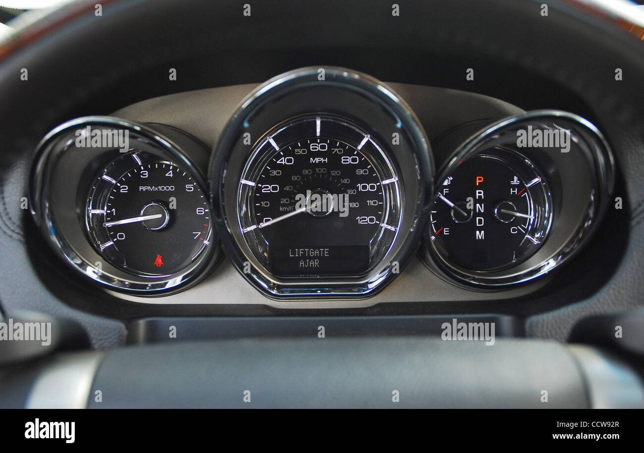 Engine cluster hi-res stock photography and images - Alamy