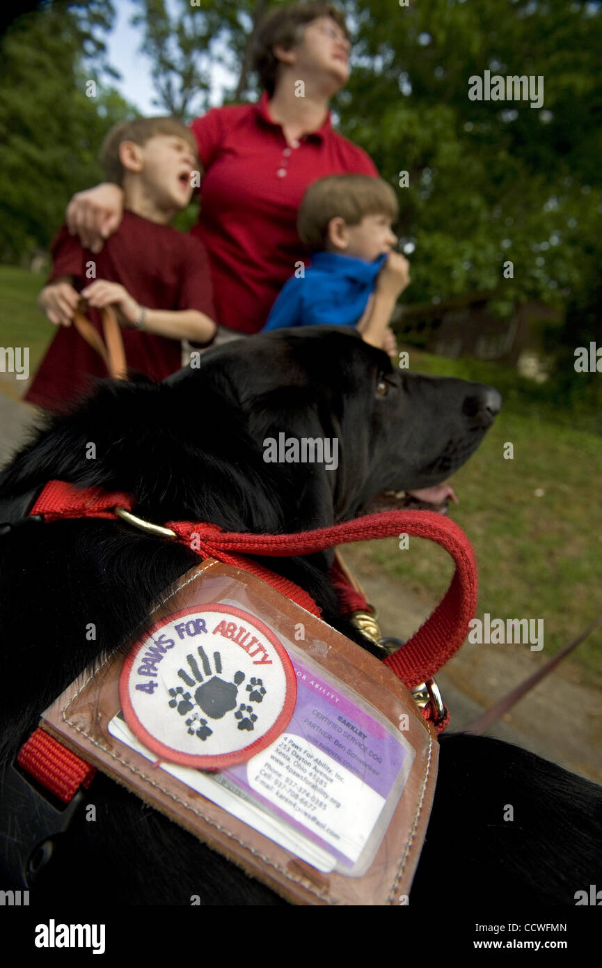 Apr. 23, 2010 - Marietta, GA - Ben and Sam Schwenker are 6-year-old ...