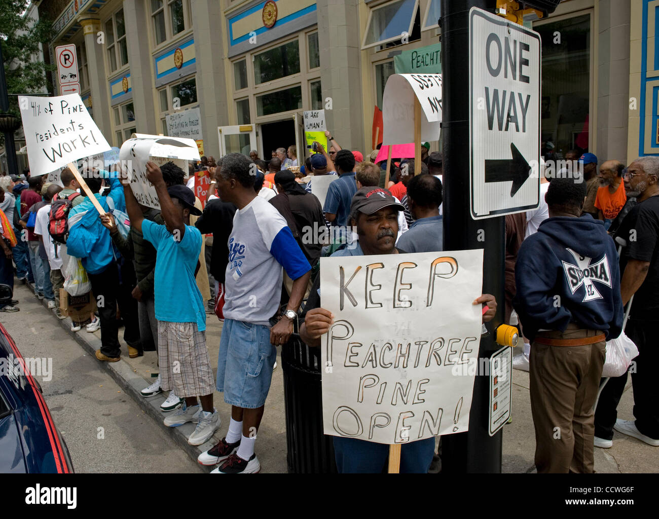Atlanta, Georgia -- Homeless residents of the Peachtree and Pine ...