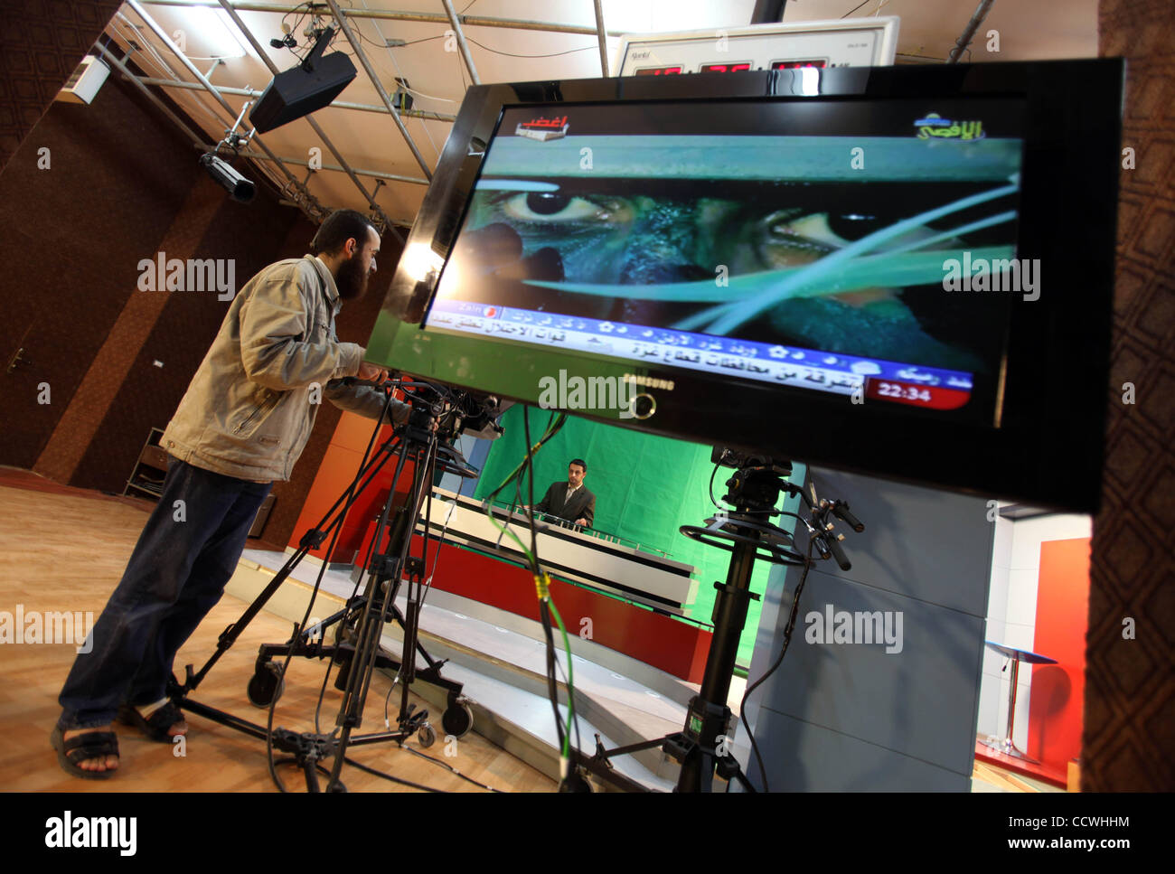 Mar 18, 2010 - Gaza City, Gaza Strip - Al-Aqsa Television employees ...