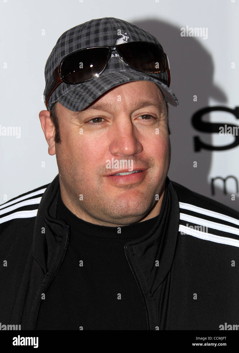Actor kevin james hi-res stock photography and images - Alamy