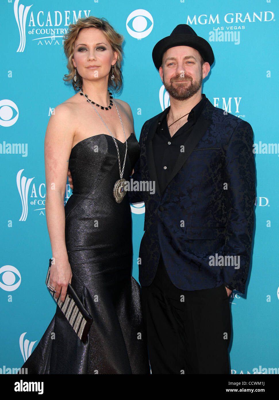 Jennifer nettles and kristian bush hi-res stock photography and images ...