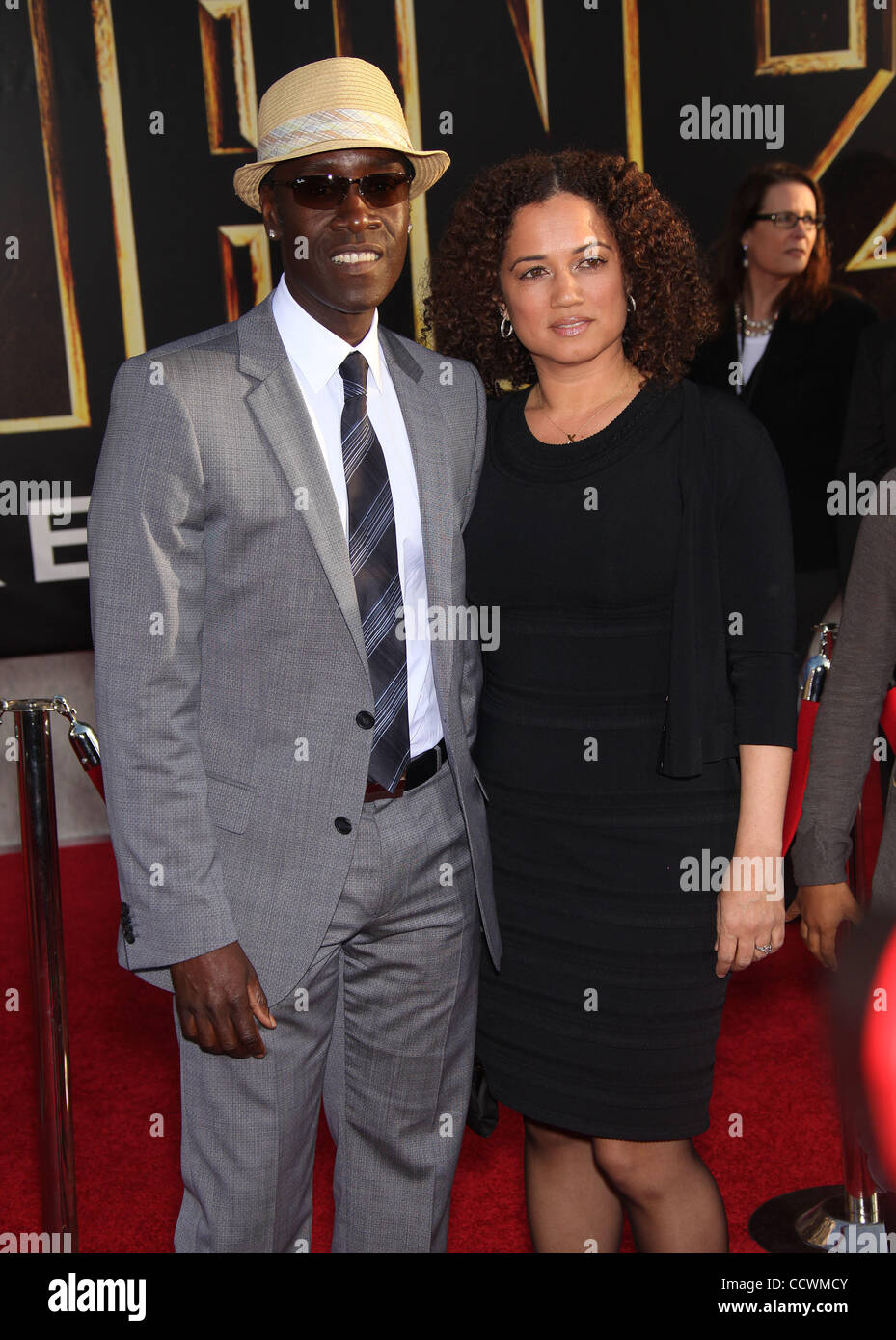 Apr 24, 2010 - Hollywood, California, USA - Actor DON CHEADLE & WIFE ...