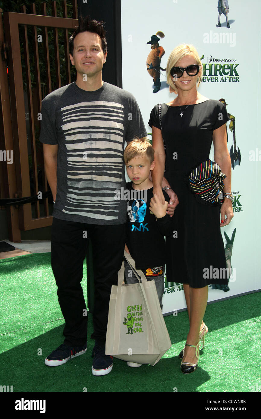 Mark hoppus with family hi-res stock photography and images - Alamy