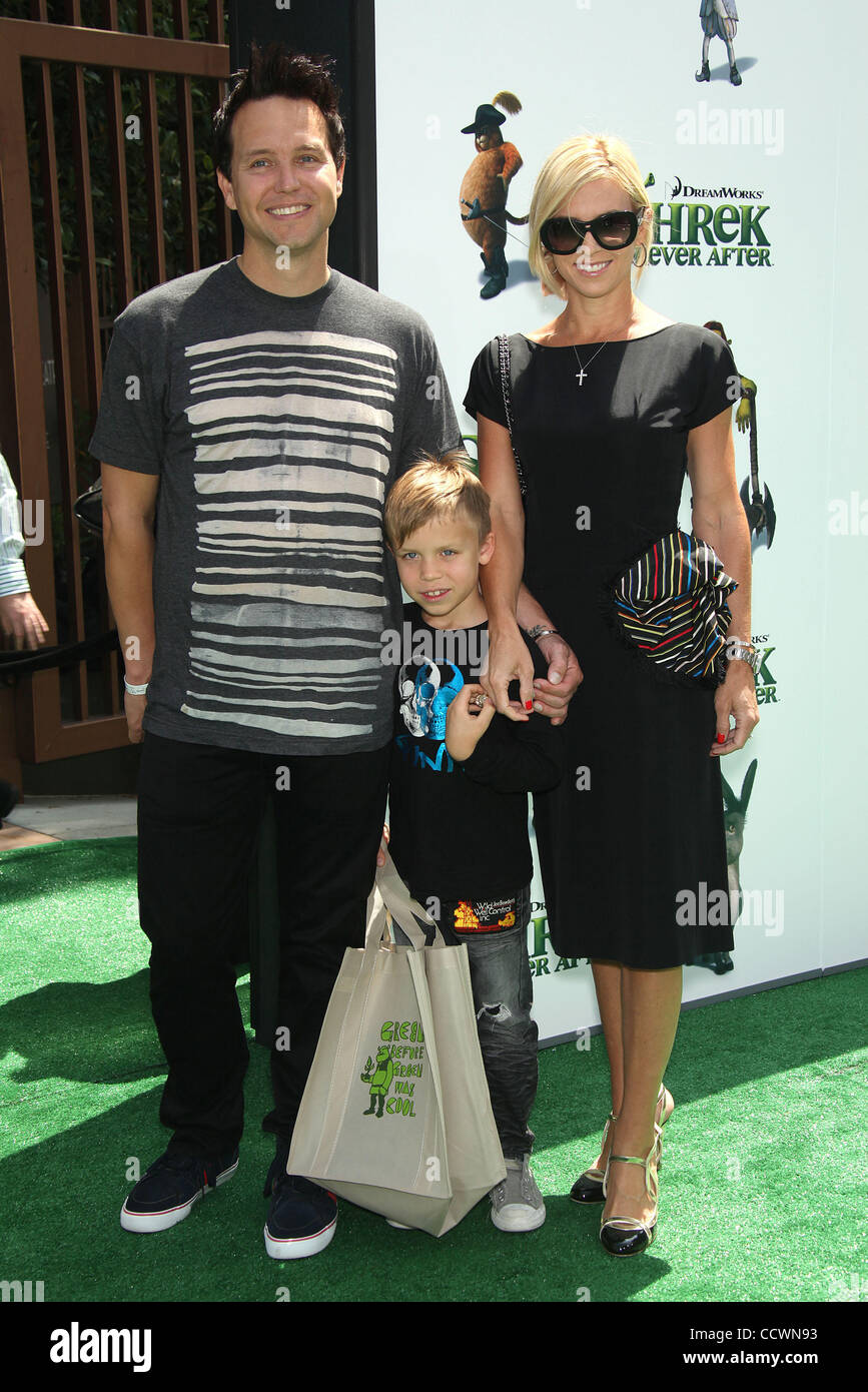Mark hoppus with family hi-res stock photography and images - Alamy