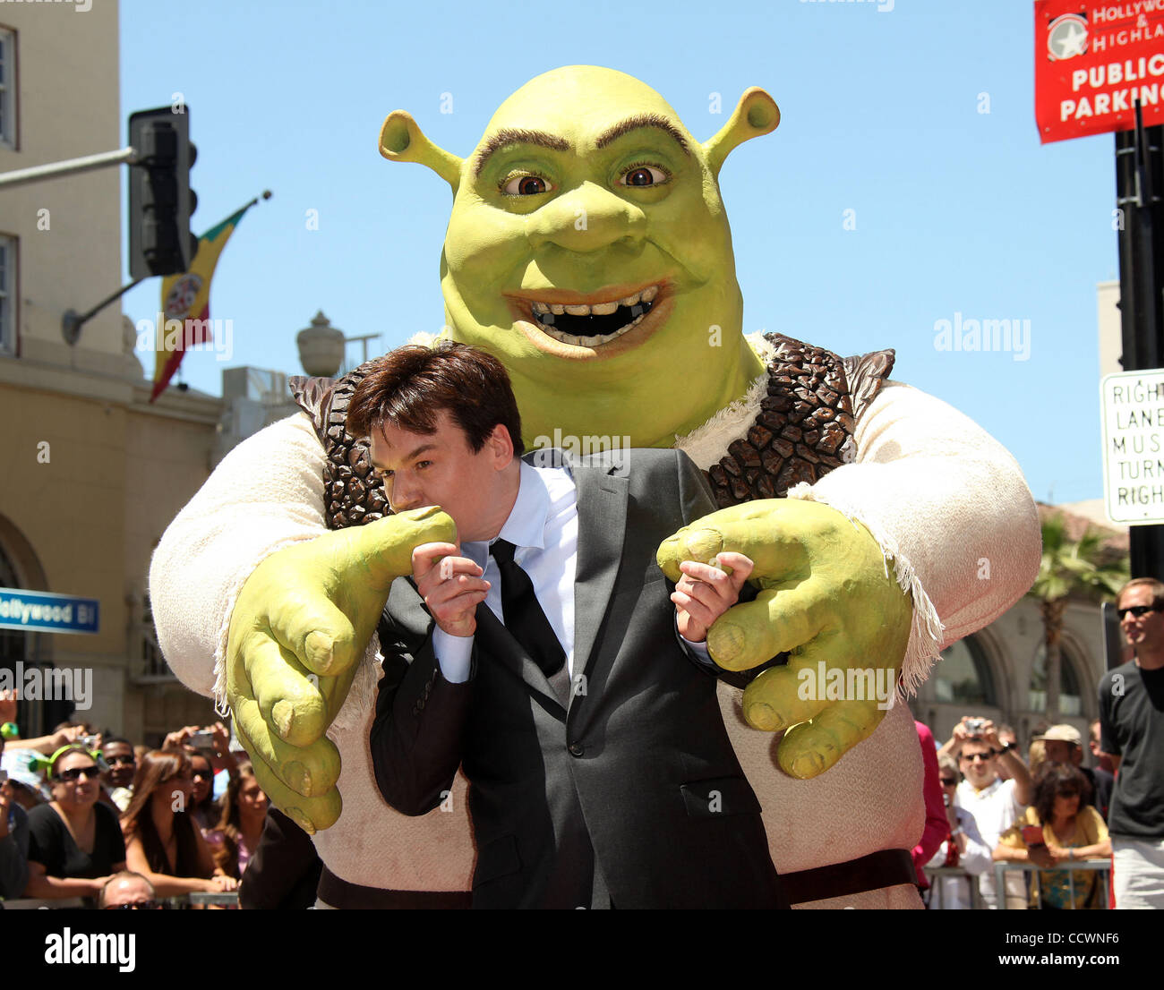 Shrek and mike myers hi-res stock photography and images - Alamy