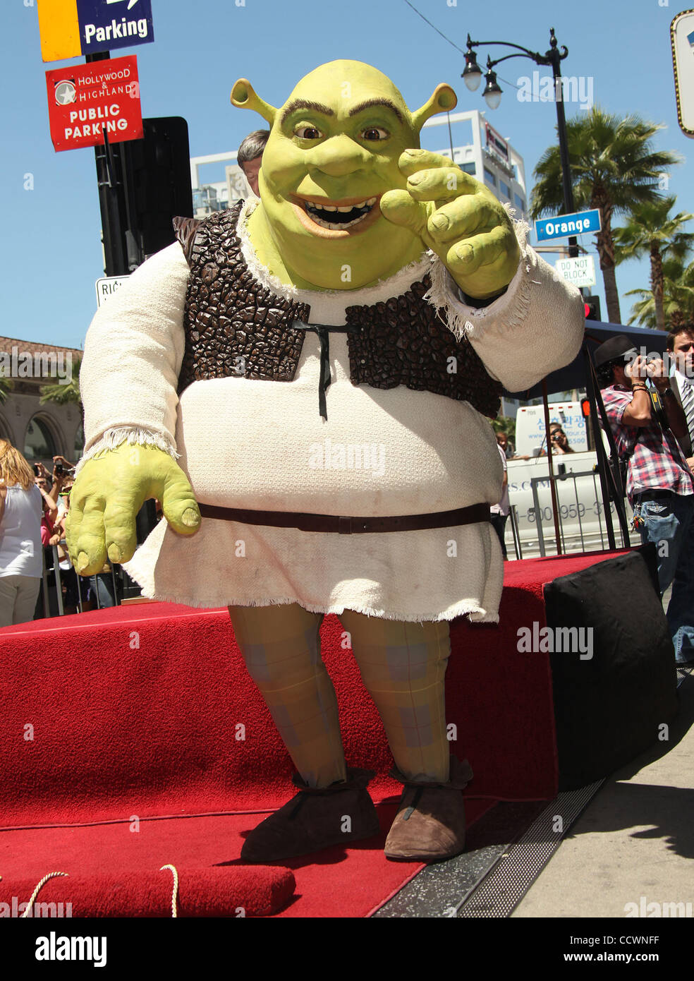 May 20, 2010 - Hollywood, California, USA - SHREK receives star on Walk ...