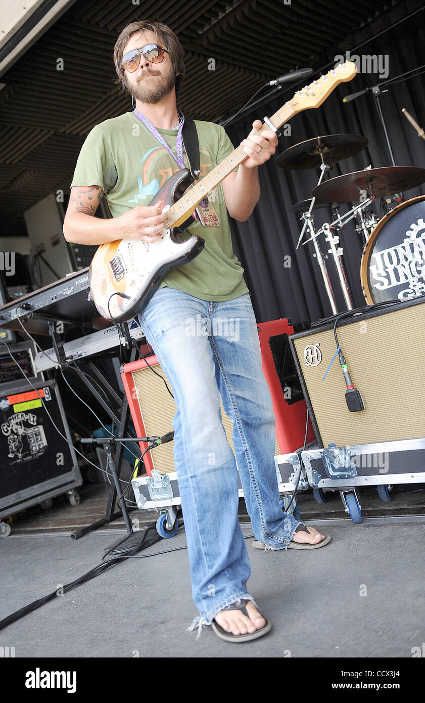 Jonathan singleton hi-res stock photography and images - Alamy