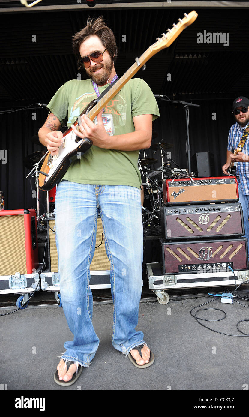 Jonathan singleton hi-res stock photography and images - Alamy