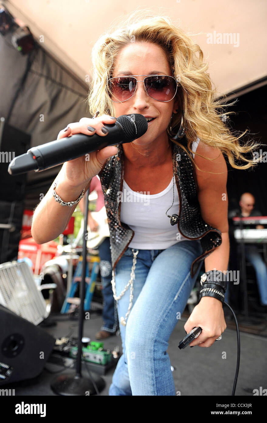 Heidi newfield hi-res stock photography and images - Alamy